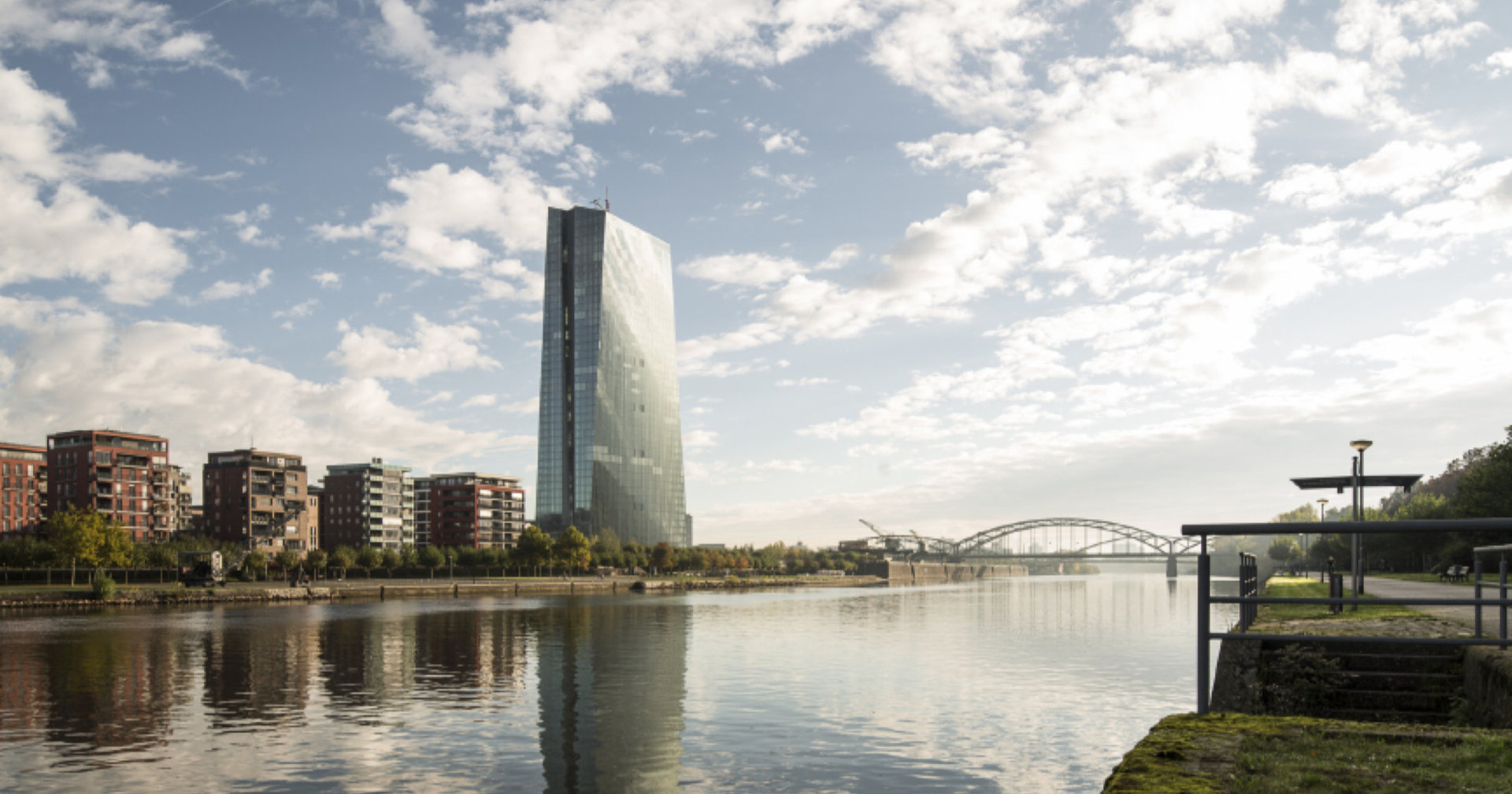 EUROPÄISCHE ZENTRALBANK THINK BIG